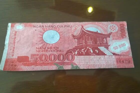 The Vietnamese Dong: Essential Tips for UK Visitors | Remitly