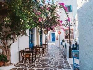 Driving in Greece: How to Get Your Greek Driver’s License | Remitly