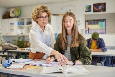 Teacher Pay in Scotland: Your 2026 Salary Guide | Remitly