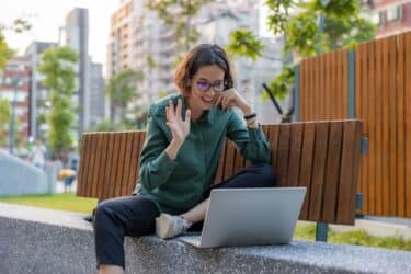 Guide to Canadian Politeness and Social Norms - Beyond Borders