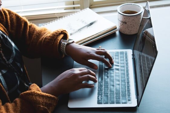 What Is a Freelancer and How Do Freelancers Get Paid? | Remitly