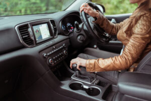 Right-Hand Drive Countries: A Guide For UK Travellers | Remitly