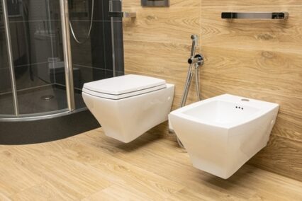 European Bathrooms 101: What Travelers Need to Know | Remitly
